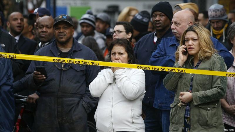 In pictures: New York building collapses after blast - BBC News