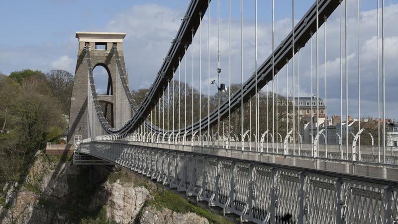 Bristol Suspension Bridge brings in card only payments - BBC News
