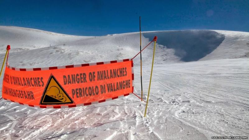 Cold mountains: Snapshots from avalanche team's latest season - BBC News