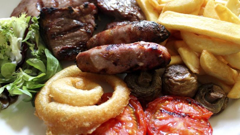 How safe is eating meat? - BBC News