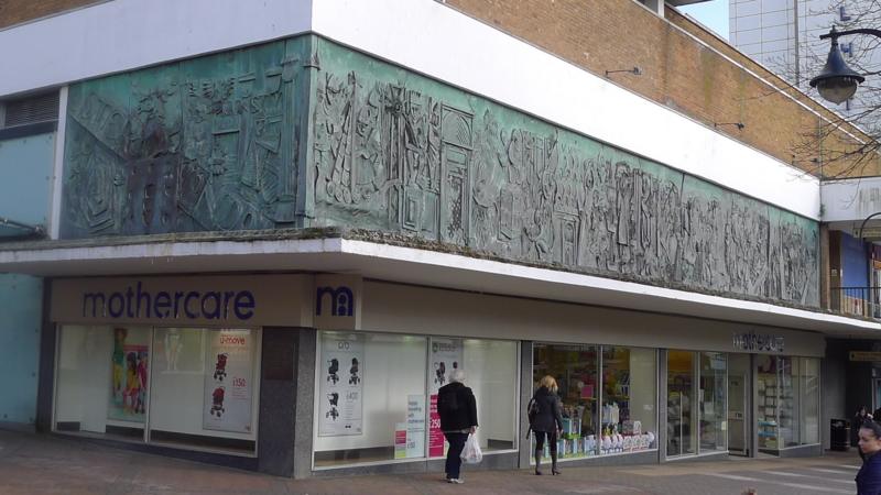 Bracknell's William Mitchell Mural to move to car park - BBC News