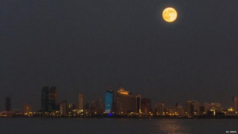 September supermoon: Your pictures - BBC News