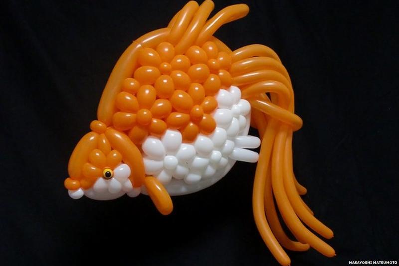 Japanese balloon art hits new heights - BBC News