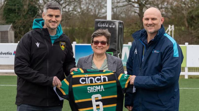 Northampton Saints team up with Essex academy - BBC News