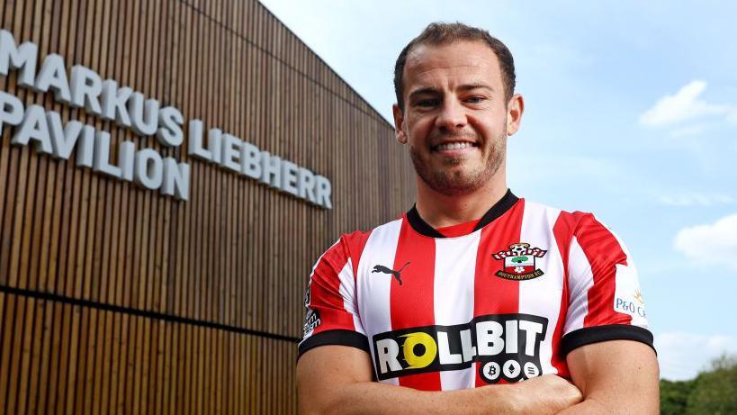 Southampton sign Ryan Fraser: 'One of my proudest moments' - BBC Sport