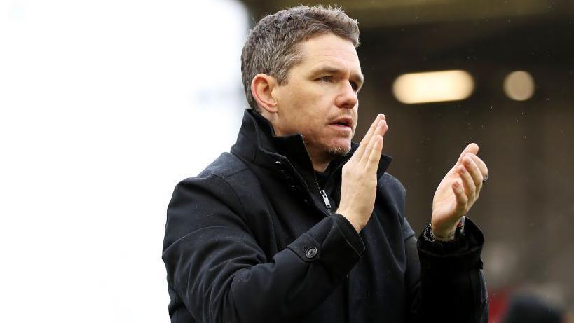 Marc Skinner wants more personality from Man Utd against Man City - BBC ...