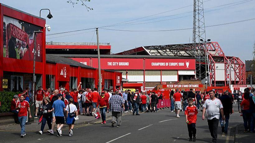 Nottingham Forest news: Fan views on City Ground expansion - BBC Sport
