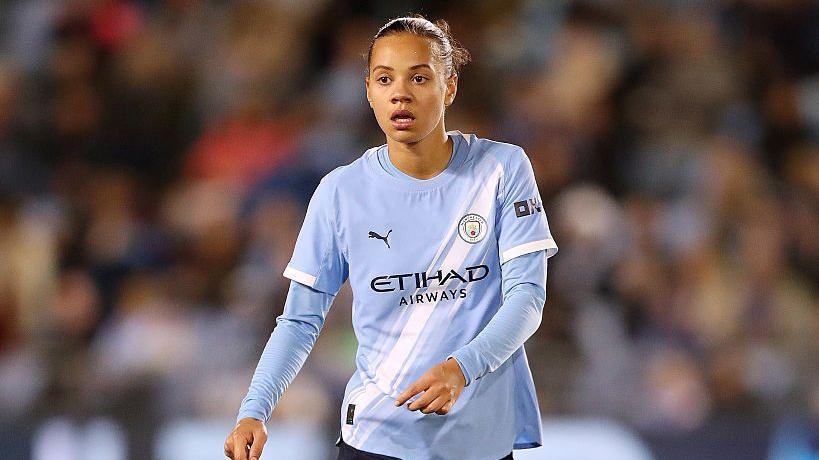 Iman Beney: Manchester City boss Andree Jeglertz impressed by Switzerland teenager - BBC Sport