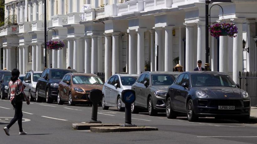 Lib Dems call for new crackdown on car crimes as 90% unsolved - BBC News