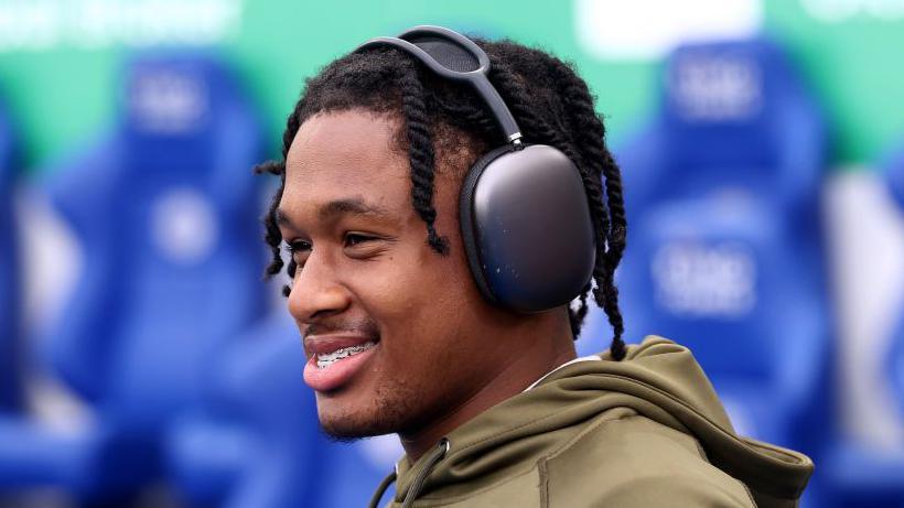 Brentford secure Jayden Meghoma signing from Southampton - BBC Sport