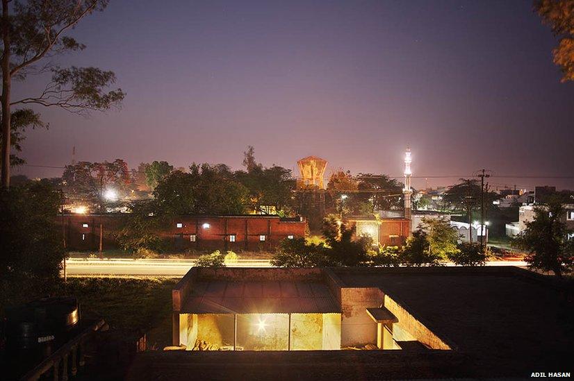 In pictures: Inside India's oldest Muslim university - BBC News