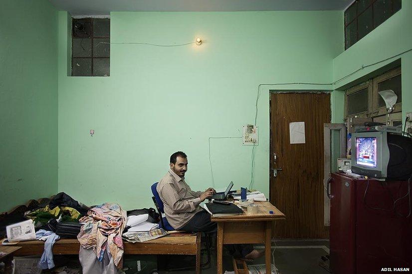 In pictures: Inside India's oldest Muslim university - BBC News