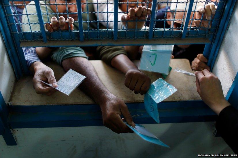 Day in pictures: 10 April 2013 - BBC News