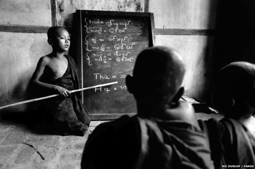 In pictures: Nic Dunlop's Burma - BBC News