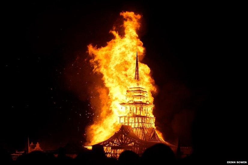 Your pictures: Monuments - BBC News