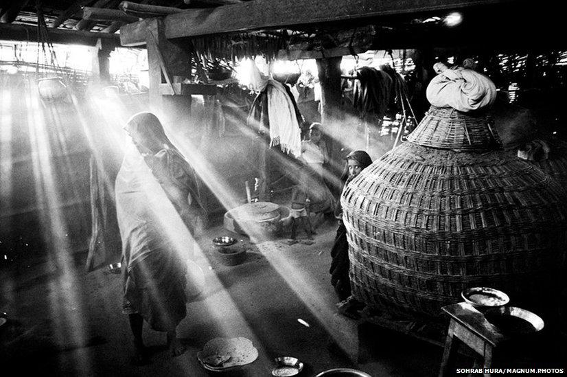 In pictures: Life in denuded India villages - BBC News