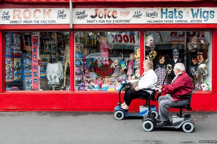 Your pictures: Shopfronts - BBC News