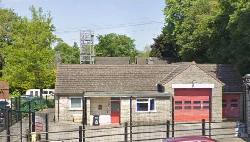 'Life-saving' equipment stolen from Whaley Bridge fire station - BBC News
