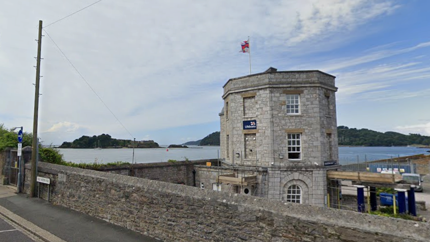 Teens rescued by RNLI during hazardous Brixham night call-out - BBC News