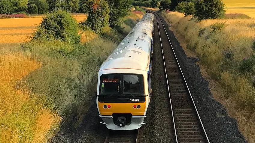 Chiltern Railways between London and Aylesbury to be disrupted - BBC News