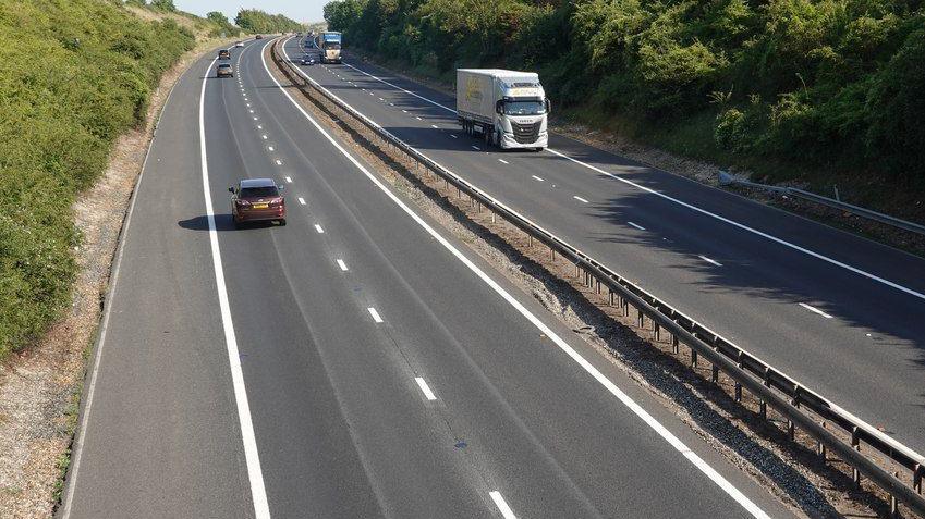 Southbound M11 closed at Duxford after crash involving lorry - BBC News