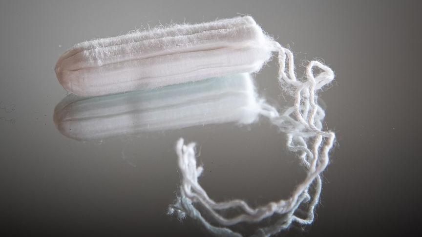 Bedfordshire teen raises awareness of toxic shock syndrome - BBC News