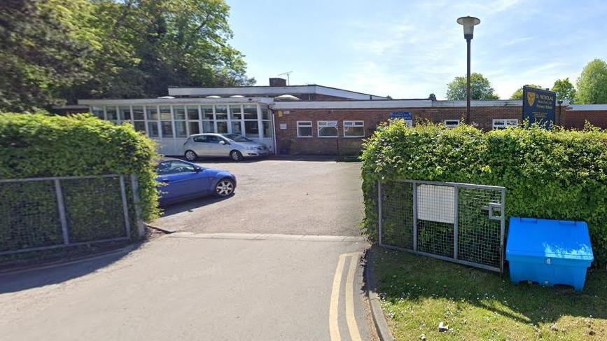 Hertfordshire school closures will 'tear heart out' of villages - BBC News