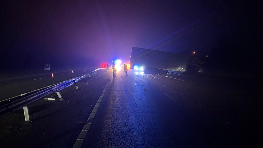 A34 partially reopens Chieveley-Chilton after jack-knifed lorry crash ...