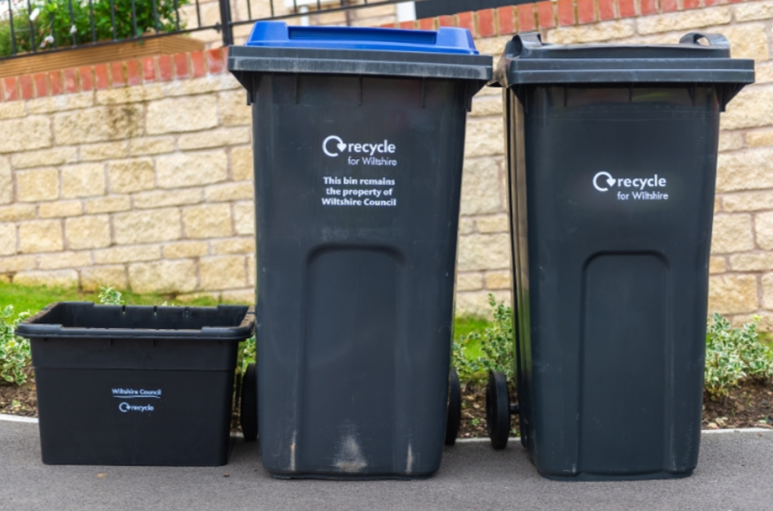 Thousands of homes miss bin collections in Swindon - BBC News