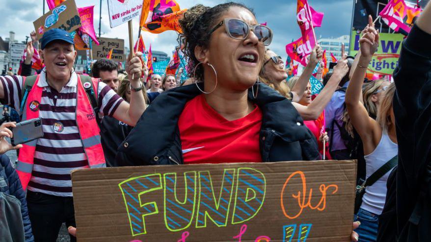 Teachers in England move towards striking over pay - BBC News