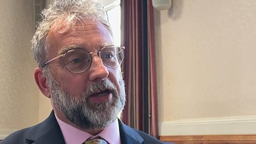 Former Isle of Wight Council leader wins second term in post - BBC News