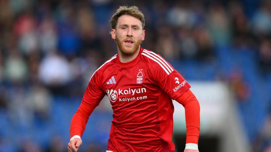 Nottingham Forest news: Bowler joins Preston on loan - BBC Sport