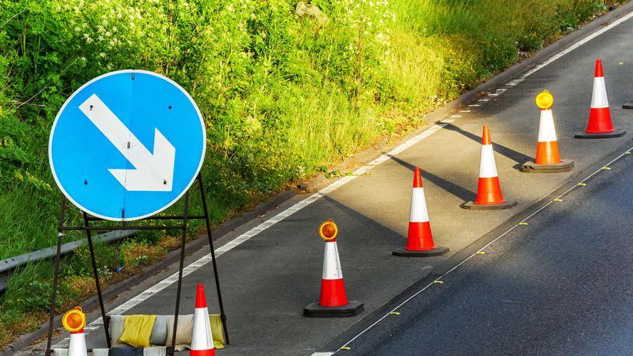 Middlesbrough's Ladgate Lane to reopen after temporary fix - BBC News