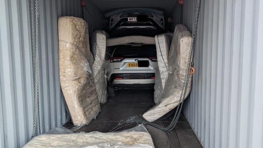 Tracker leads police to container of stolen cars in Milton Keynes - BBC ...