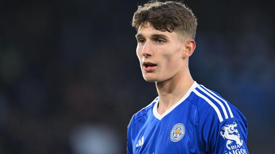 Leicester transfer news: Ben Nelson joins Oxford United on loan - BBC Sport