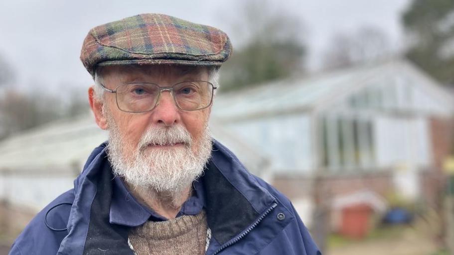 'Future survival of Liverpool rare plants remains uncertain' - BBC News