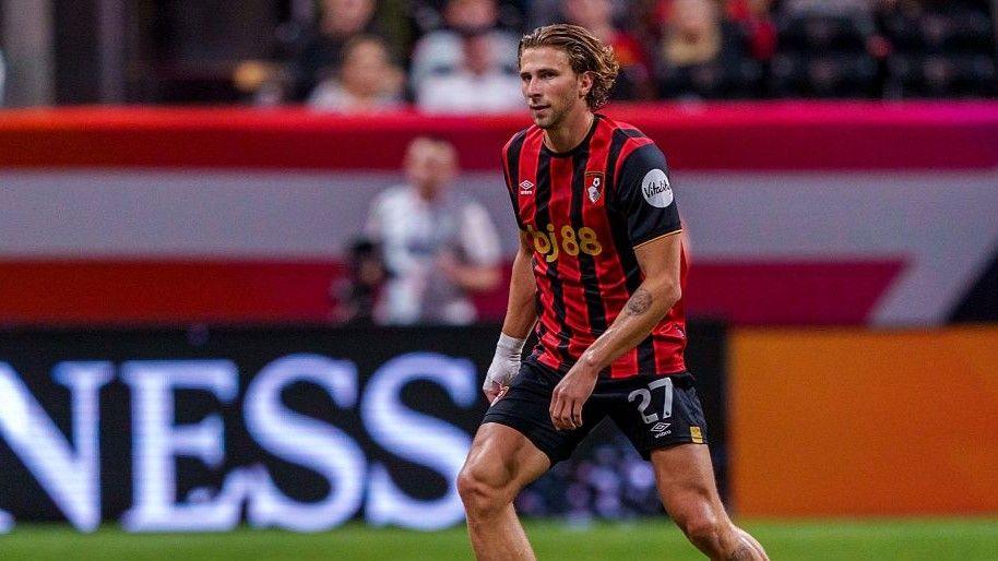 Bournemouth news: Iraola says Zabarnyi will move to PSG - BBC Sport
