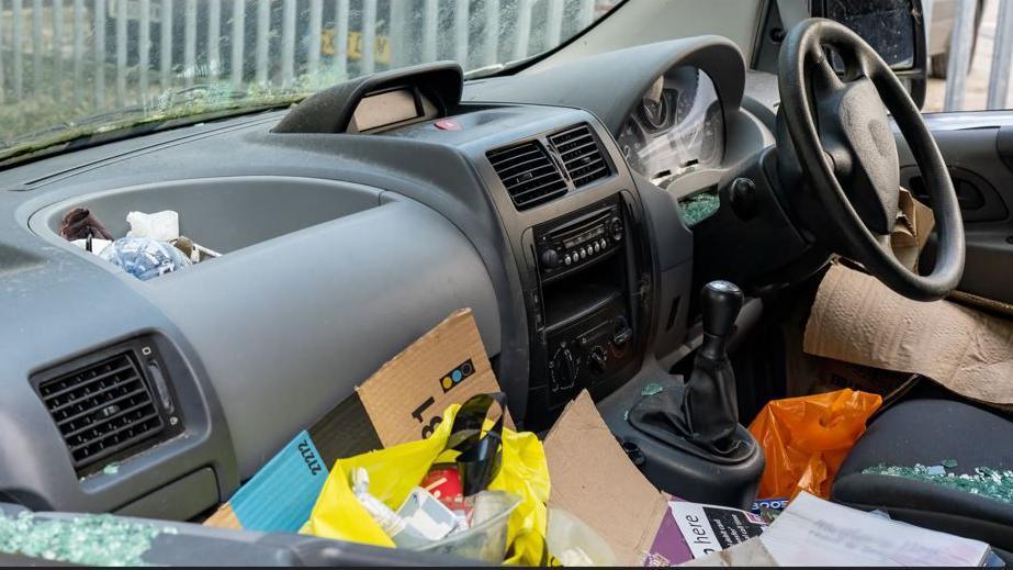 Van tool thefts driving tradespeople to risk parking fines - BBC News