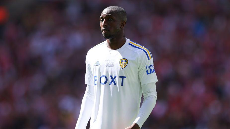 Leeds: Glen Kamara nears exit - BBC Sport