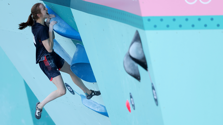 British climbing in battle to reach Olympic final - BBC Sport