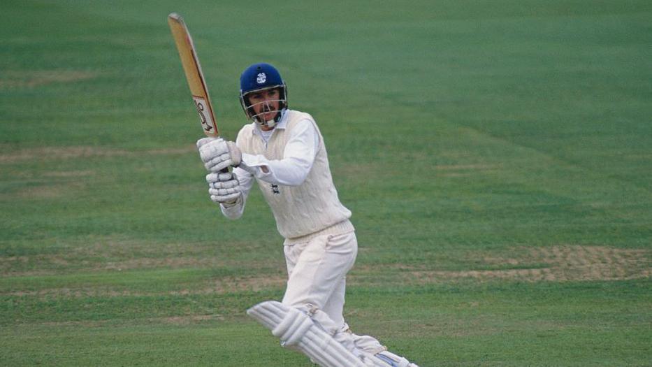 Ex-England cricketer sells Herefordshire soldier's military medal - BBC ...