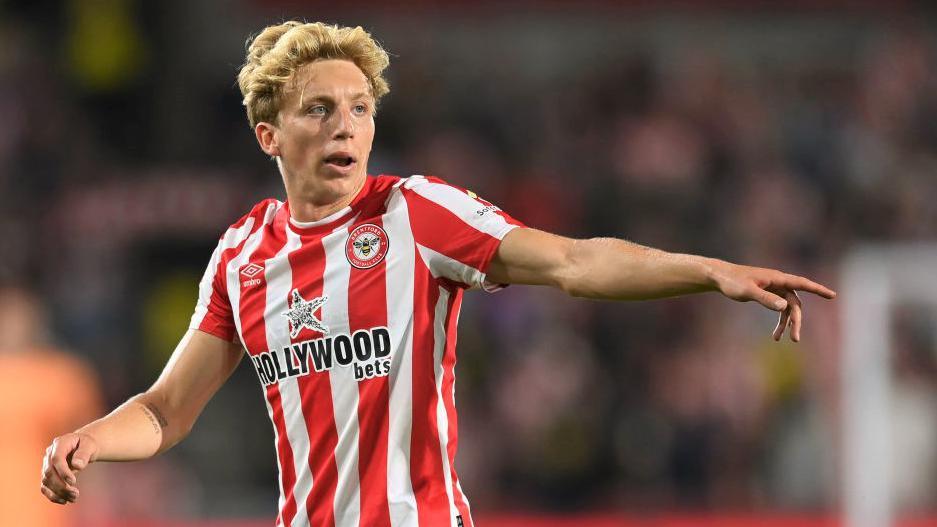 Brentford: Bidstrup departs for Salzburg - BBC Sport