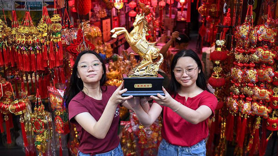 Bath Lunar New Year festival offers 'sense of belonging' - BBC News