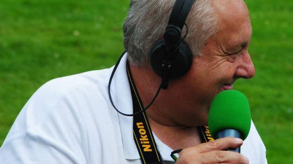 Tributes paid as BBC Radio Guernsey presenter John Randall dies - BBC News