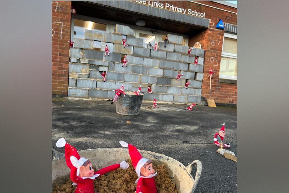 Elves' antics thrill Amble Primary School pupils - BBC News