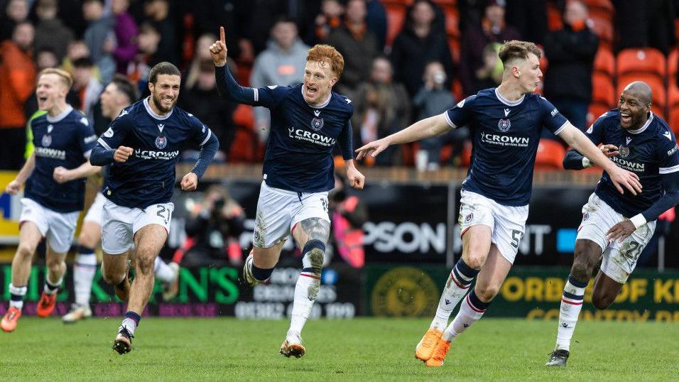 'Real buzz' about Dundee as they aim to build on derby win, says Simon Murray - BBC Sport