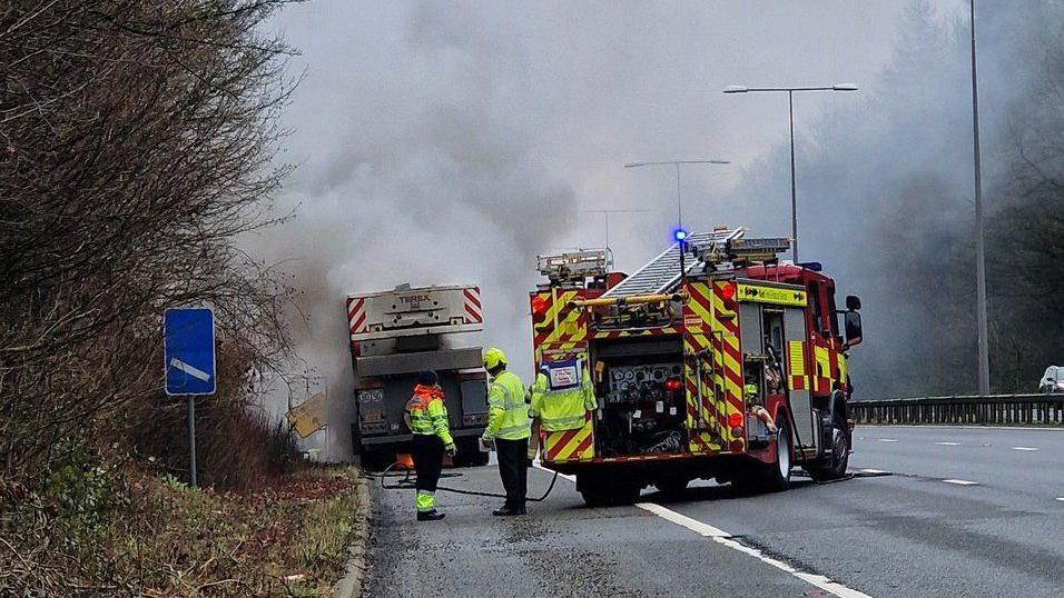 Fire involving crane lorry on M20 causes disruption for motorists - BBC ...