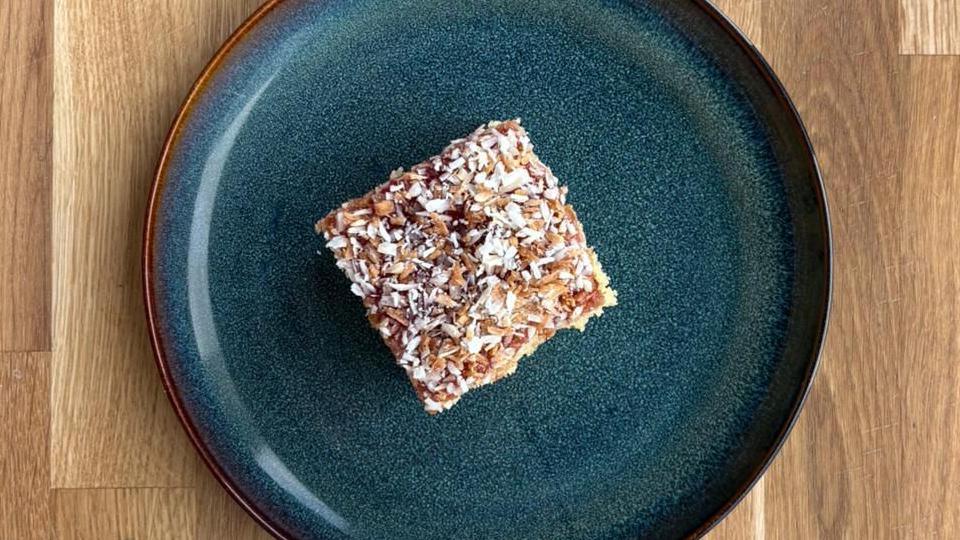 Jimi's Classic School Sponge - BBC