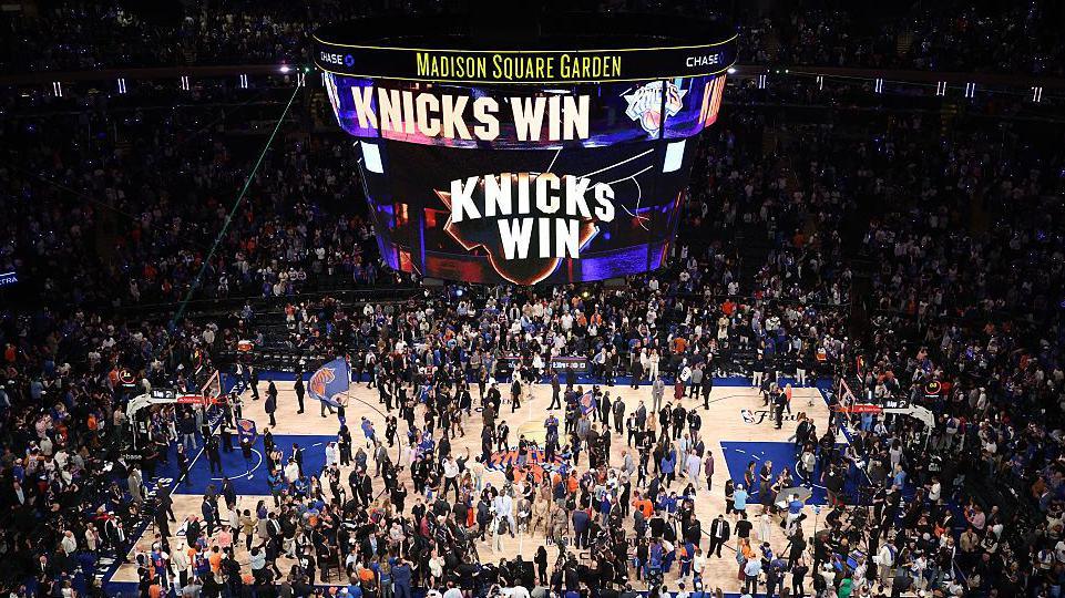 Taylor Swift and other New York Knicks fans celebrate vital win in NBA ...