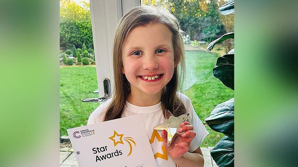 'My daughter's ear infection turned out to be a brain tumour' - BBC News